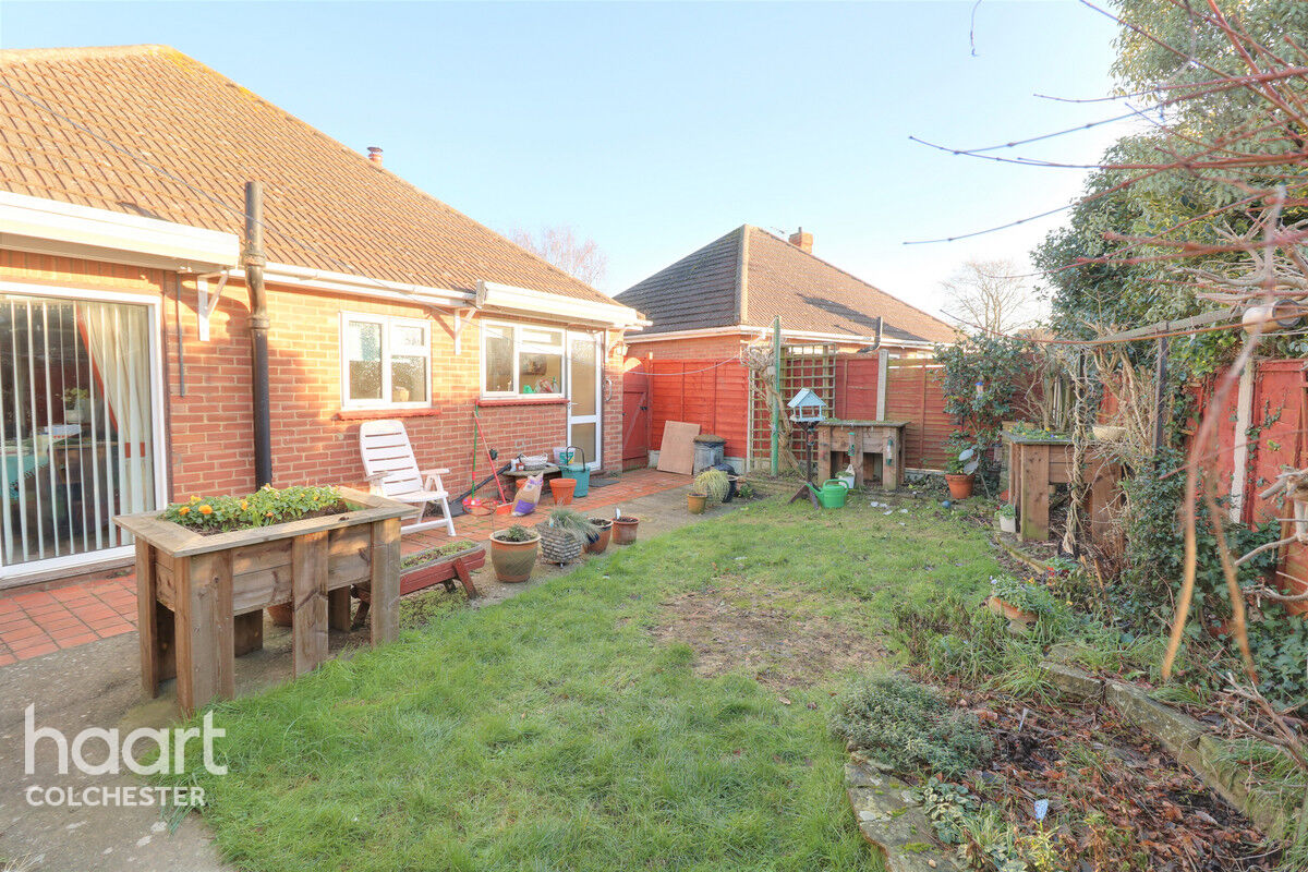 2 bedroom Detached bungalow | Norman Way, Colchester | £350,000 | haart