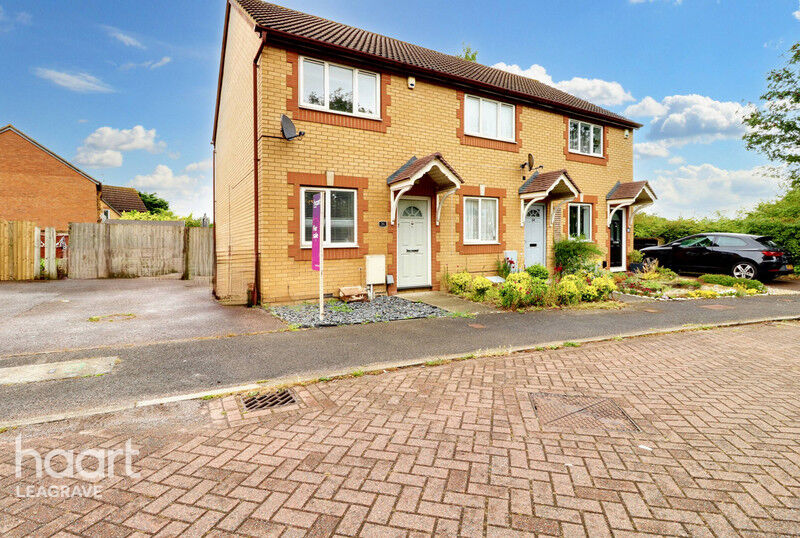 2 bedroom Semi-detached house | Simpson Close, Luton | £275,000 | haart